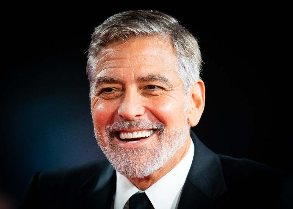 George Clooney xinga diretor de um dos seus primeiros sucessos no ...