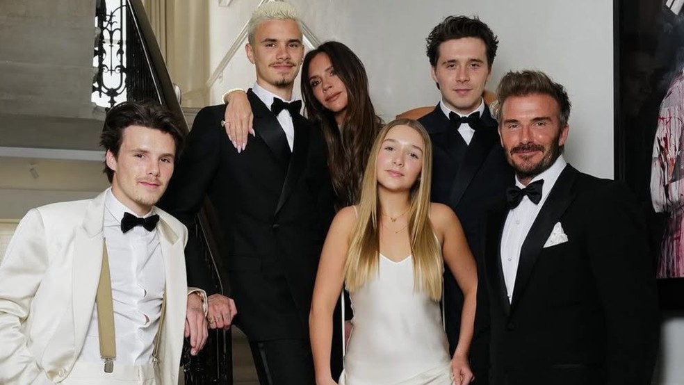 Atriz esposa de filho de David e Victoria Beckham aparece nua no ...