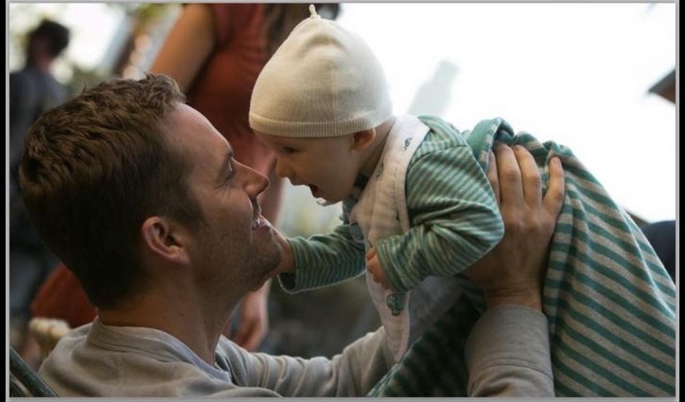 Filha de Paul Walker emociona fãs em homenagem ao pai 9 anos após sua ...