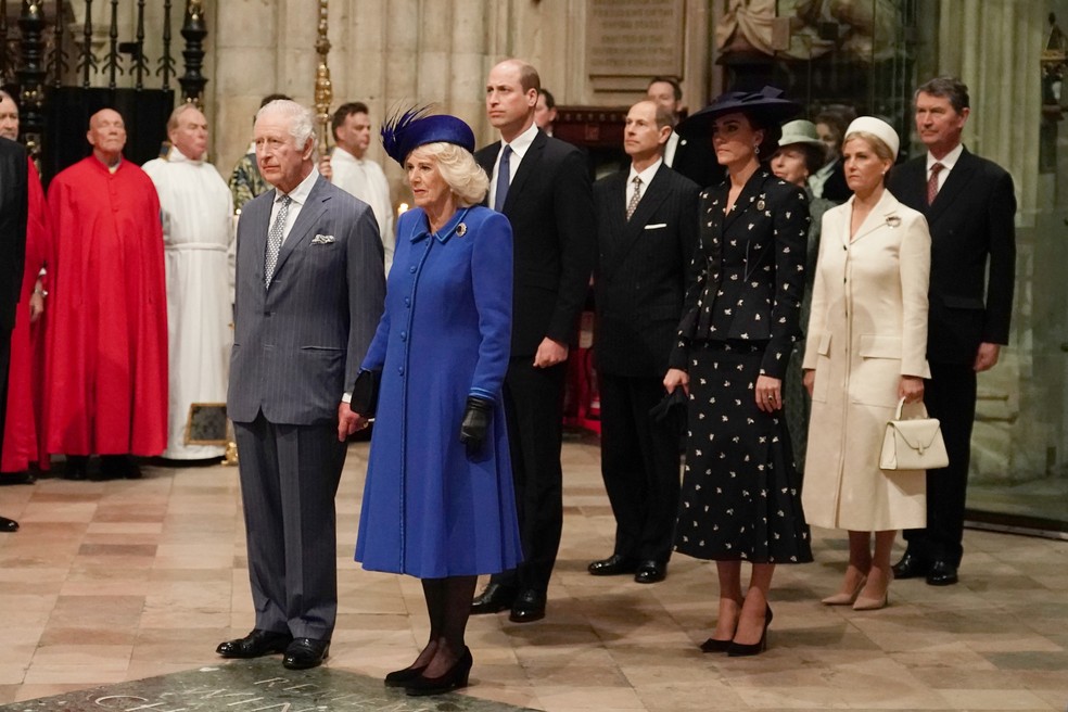 Charles não permitirá mais que parentes vivam 'de favor' em imóveis da ...