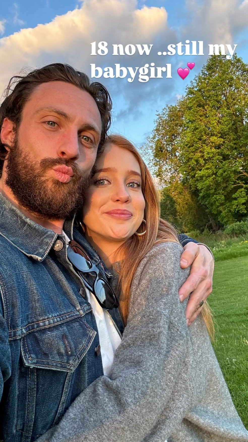 Aaron Taylor-Johnson, astro da Marvel, comemora aniversário da enteada 16 anos mais nova e deixa ...