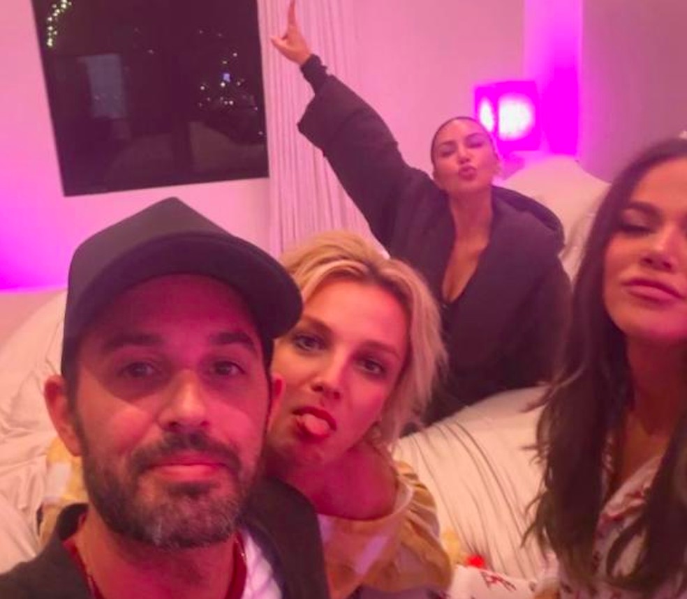 Kim Kardashian revela bastidores de noite do pijama com Britney Spears ...