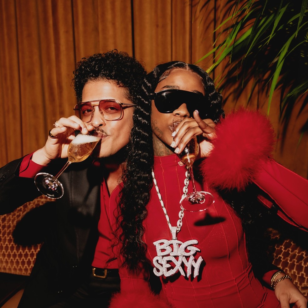 Bruno Mars brinca com rumores de dívida de US$ 50 milhões após ...