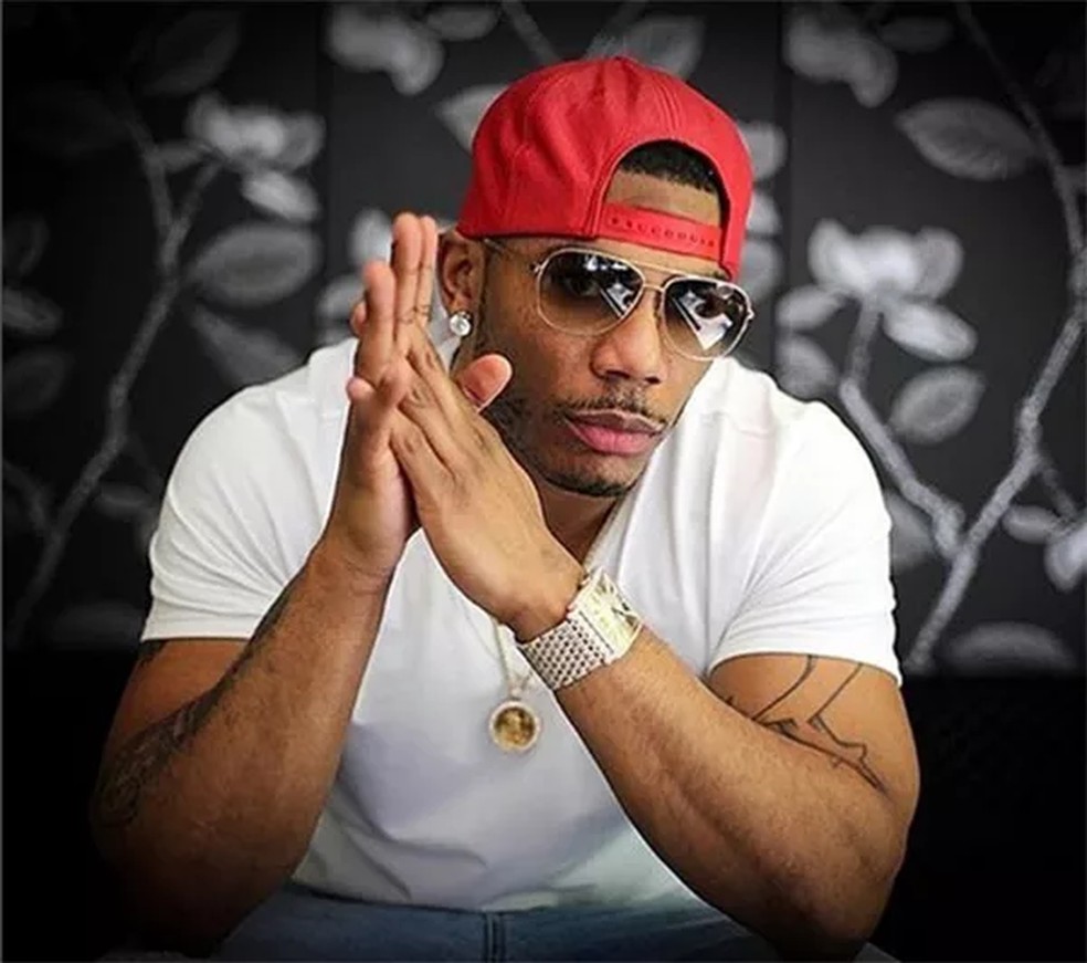 Nelly, astro do rap dos anos 2000, surge com comportamento bizarro em ...
