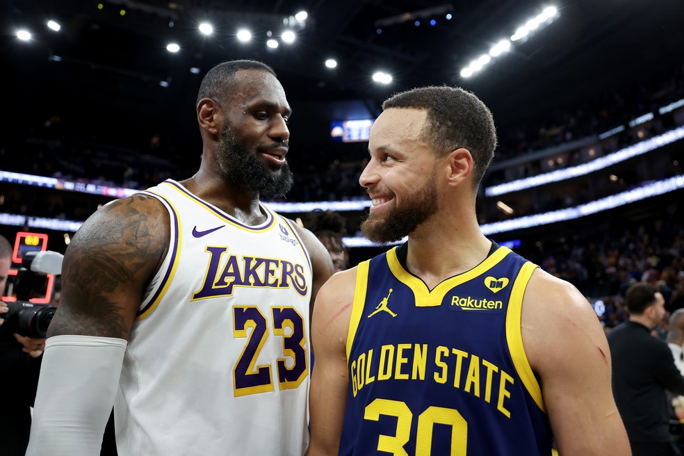 Stephen Curry exclui referência ao Golden State Warriors de bio do ...