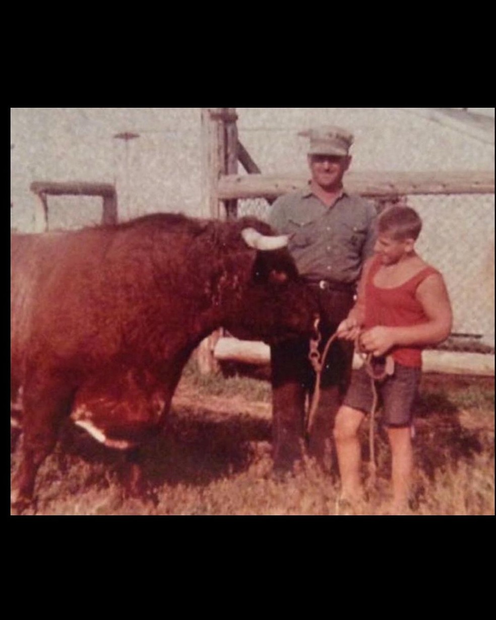 'Popeye da vida real' mostra fotos da infância para provar que nasceu ...