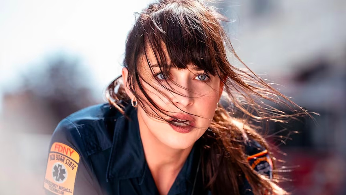 Dakota Johnson teme que enorme fracasso de 'Madame Teia' condene seu ...