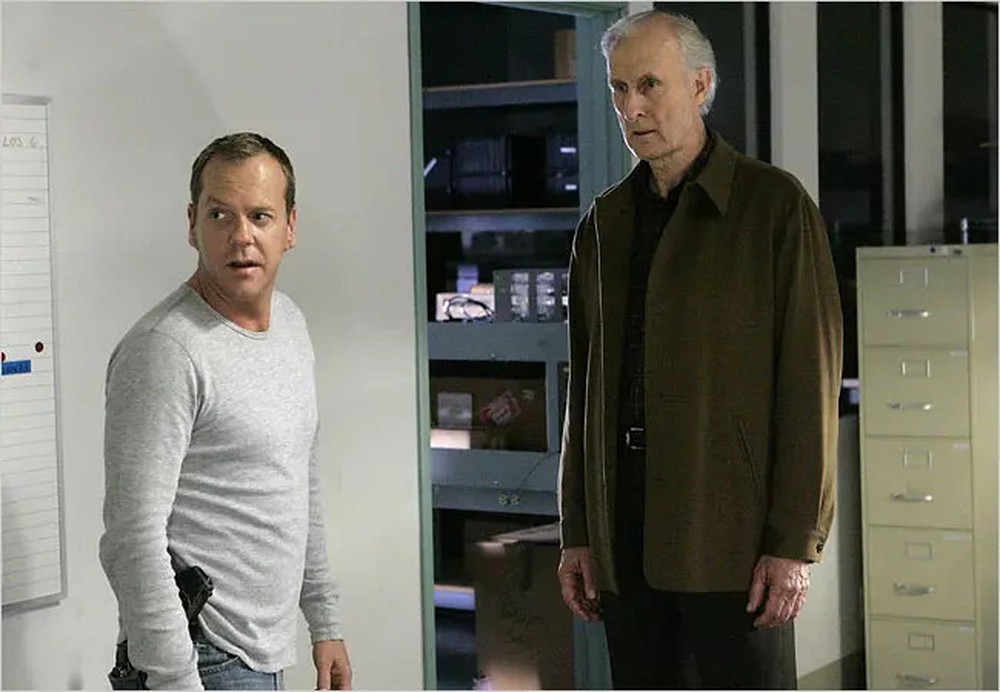 Por que Donald Sutherland não quis interpretar o pai de Jack Bauer, principal papel da carreira ...