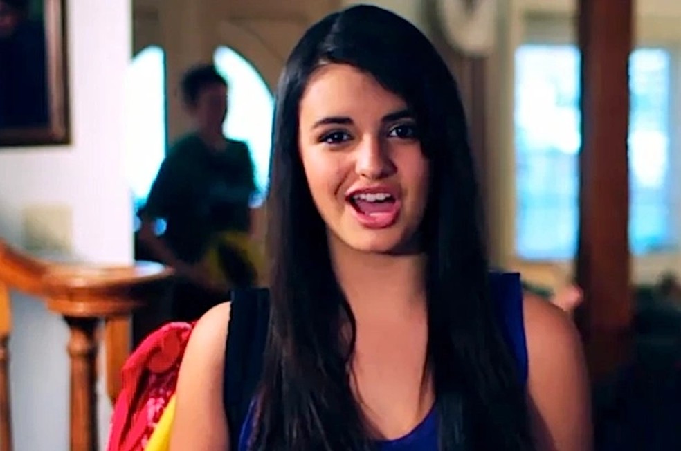 Lembra dela? Cantora Rebecca Black surge irreconhecível 12 anos após o vídeo viral 'Friday' e ...