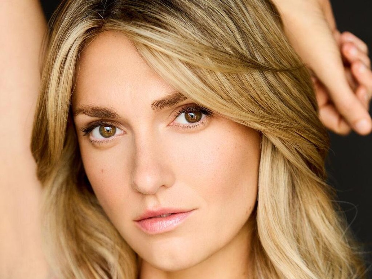 Quem é Catherine Corcoran, atriz que entrou na justiça por causa de ...