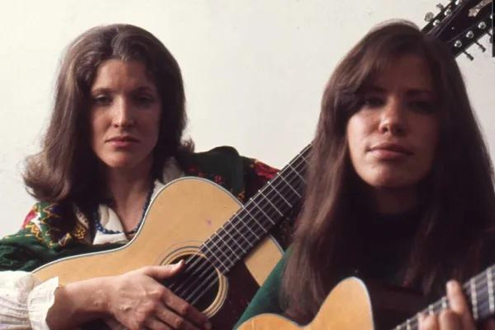 Carly Simon, estrela pop dos anos 1980, emociona fãs após morte das ...