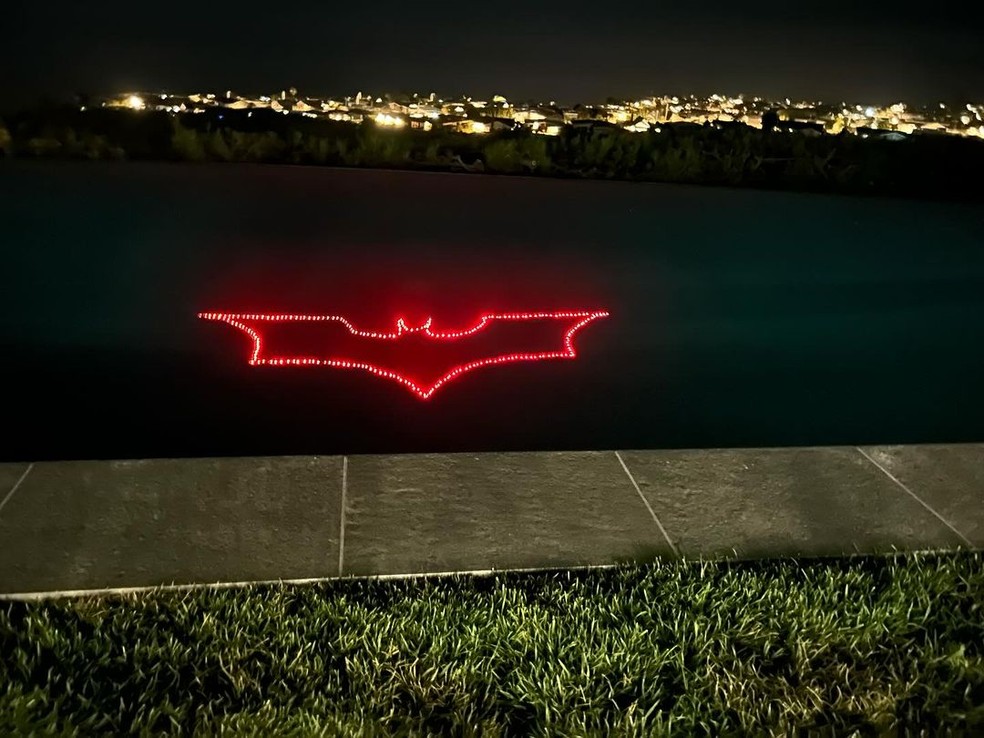 Fãs se assustam com 'obsessão' de Matthew Perry por Batman em seus ...