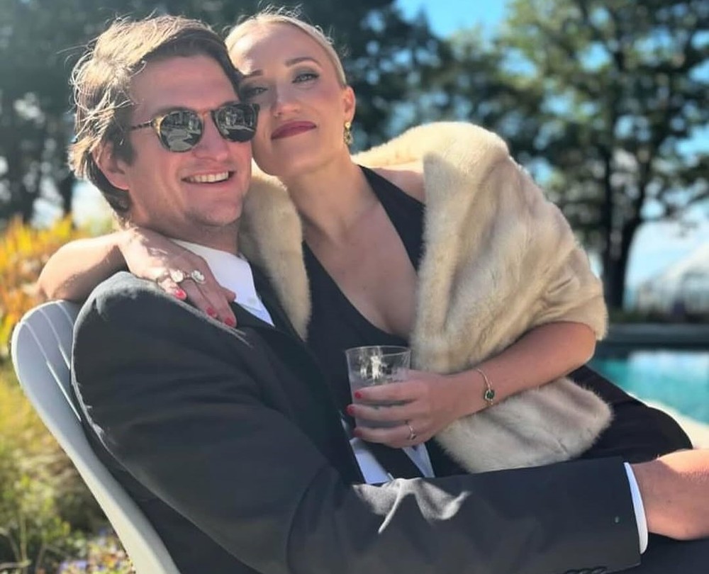 Ex-estrela da Disney choca ao se separar do marido dois meses após ...