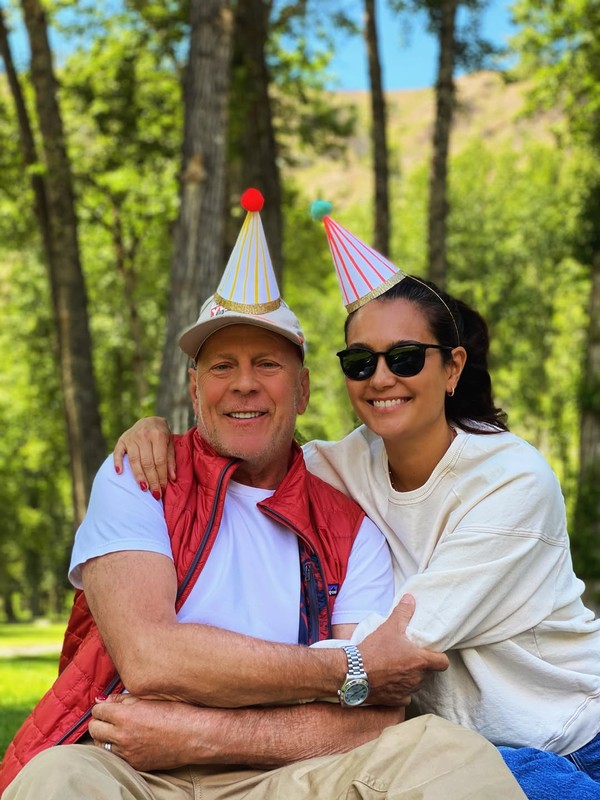 Esposa de Bruce Willis resgata imagens do ator para comemorar seu ...