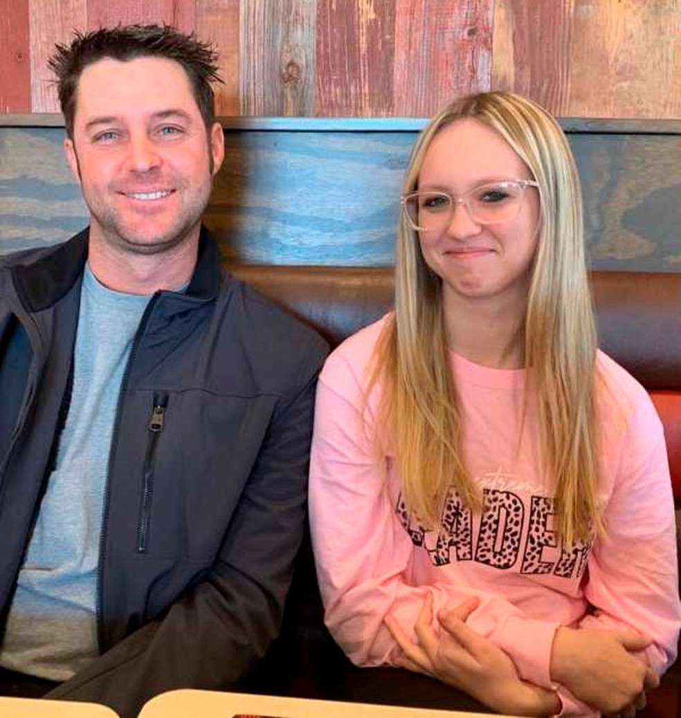 Vídeo mostra pai que fugiu do acidente que matou a própria filha sendo ...