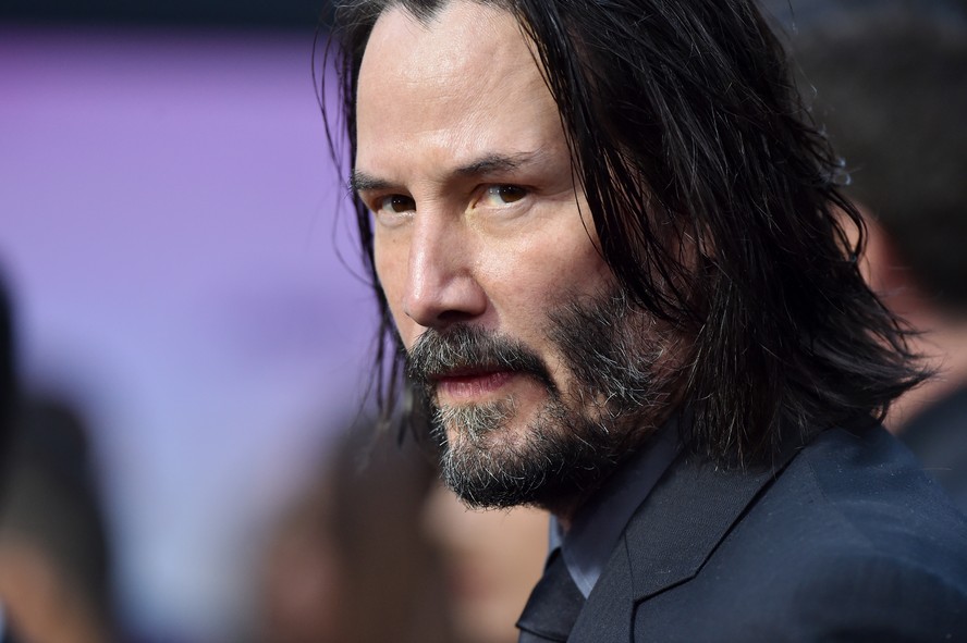 Keanu Reeves escorregou em tapete no set, sofreu fratura e continuou ...