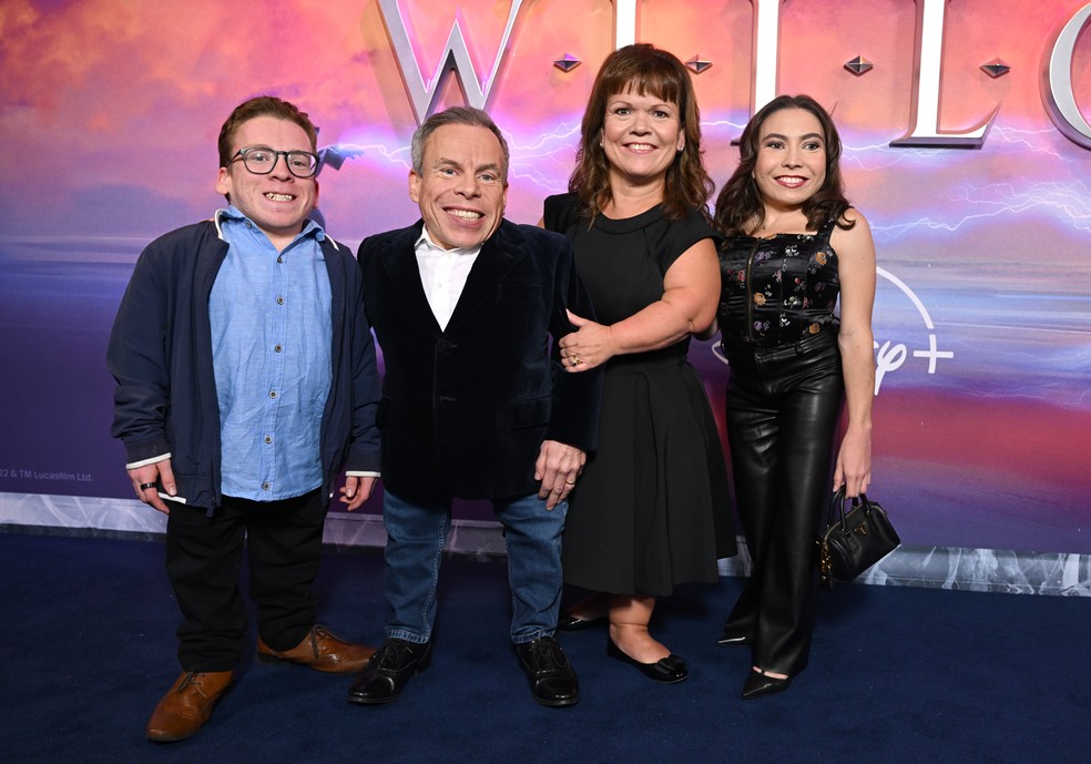 Causa da morte da esposa de Warwick Davis, um dos atores mais queridos ...