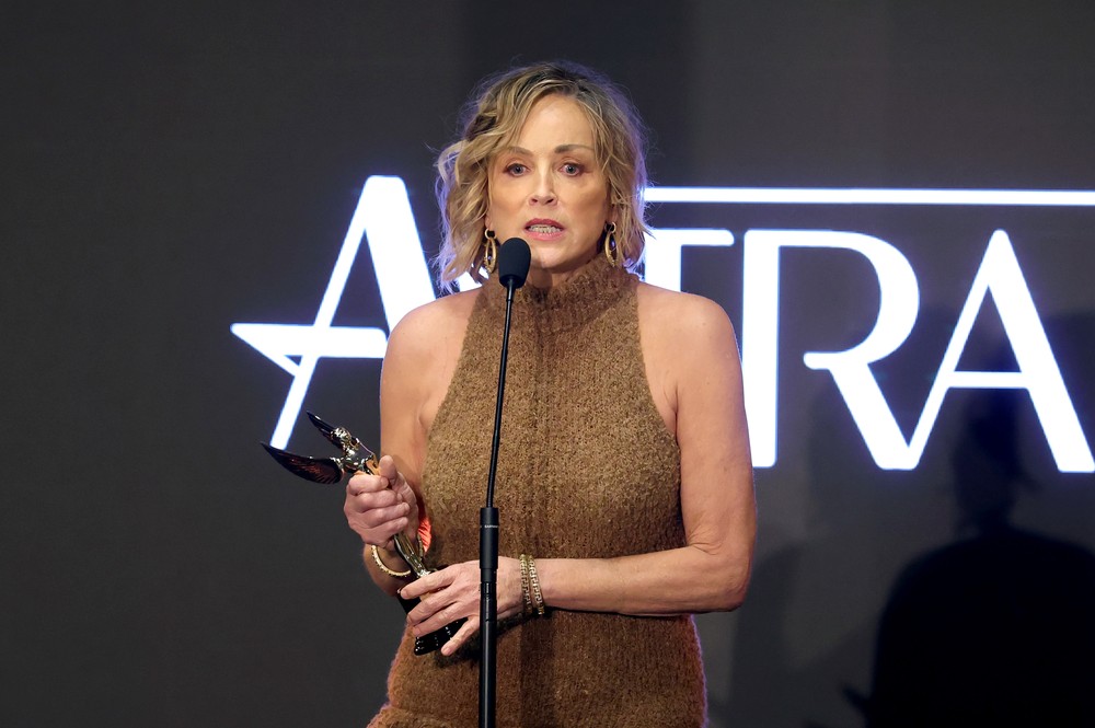 Sharon Stone critica séries e filmes atuais por serem 'explícitos e ...