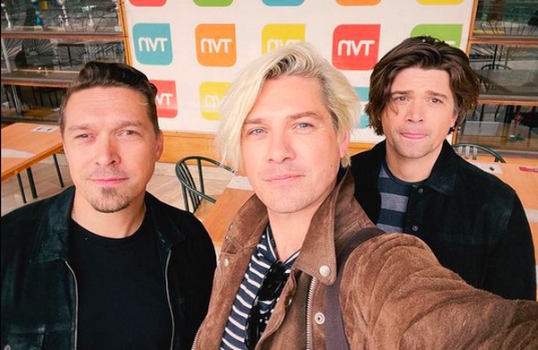 Integrantes do Hanson mostram reunião dos 39 membros da família para ...