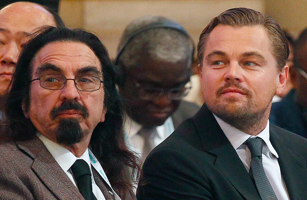 Leonardo DiCaprio posa para foto raríssima com pai e madrasta em evento ...