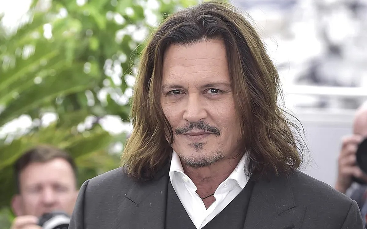 Johnny Depp arranja empréstimo milionário para recuperar seu castelo ...