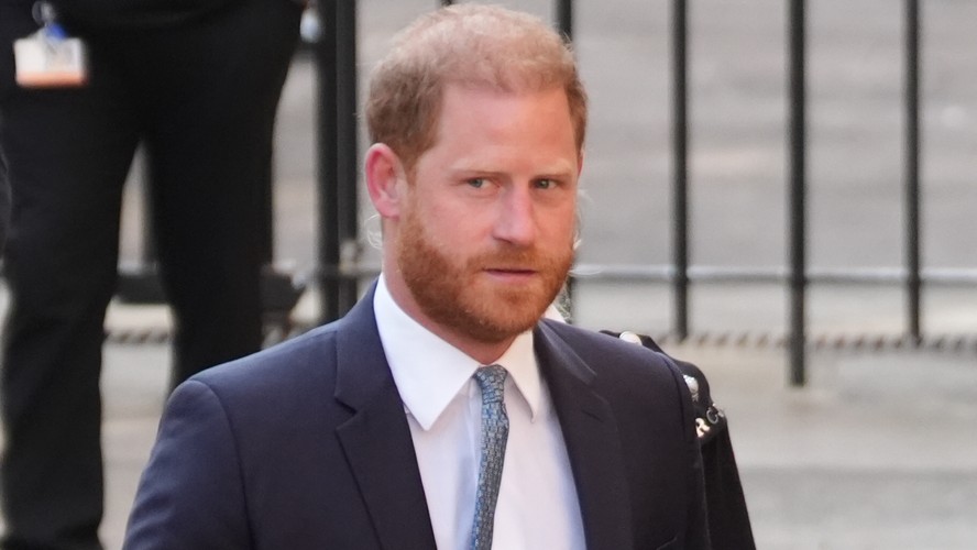 Príncipe Harry revela que ele e Meghan Markle se sentiram forçados a ...