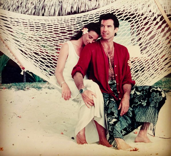 Pierce Brosnan é aclamado nas redes por comemoração apaixonada do 60º ...