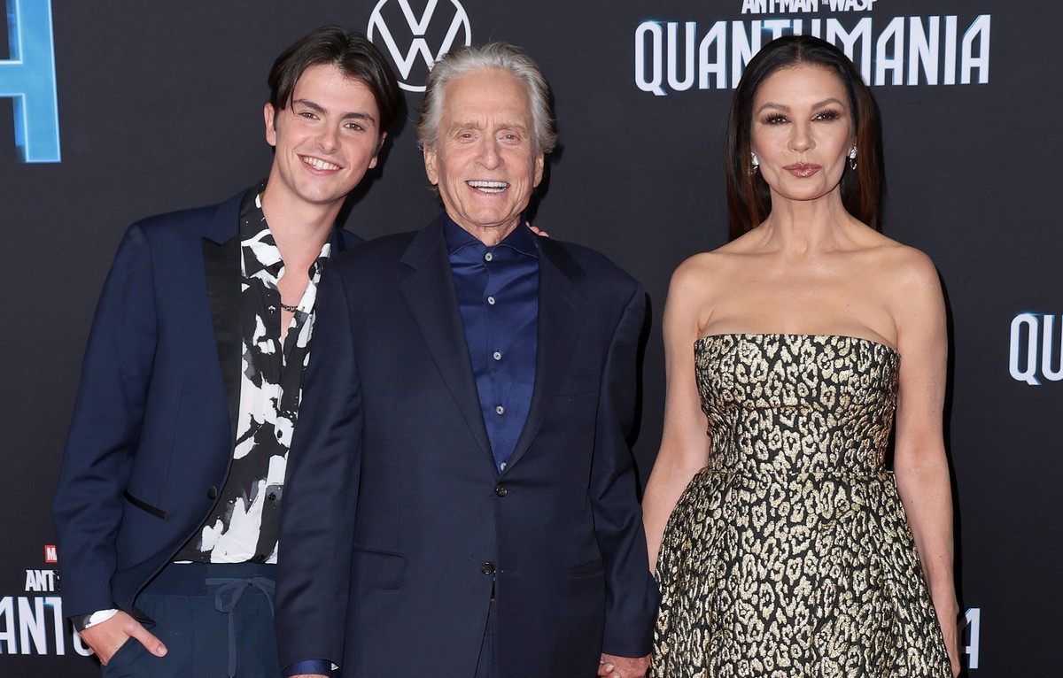 Filho de Catherine Zeta-Jones e Michael Douglas entrega que atores ficam competindo entre eles ...