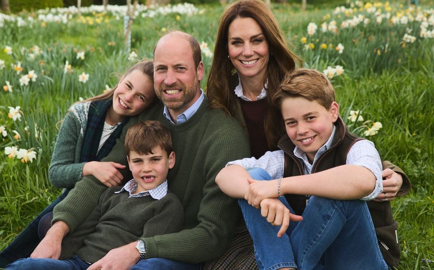 Protocolo da Família Real impede que George, Charlotte e Louis, filhos ...