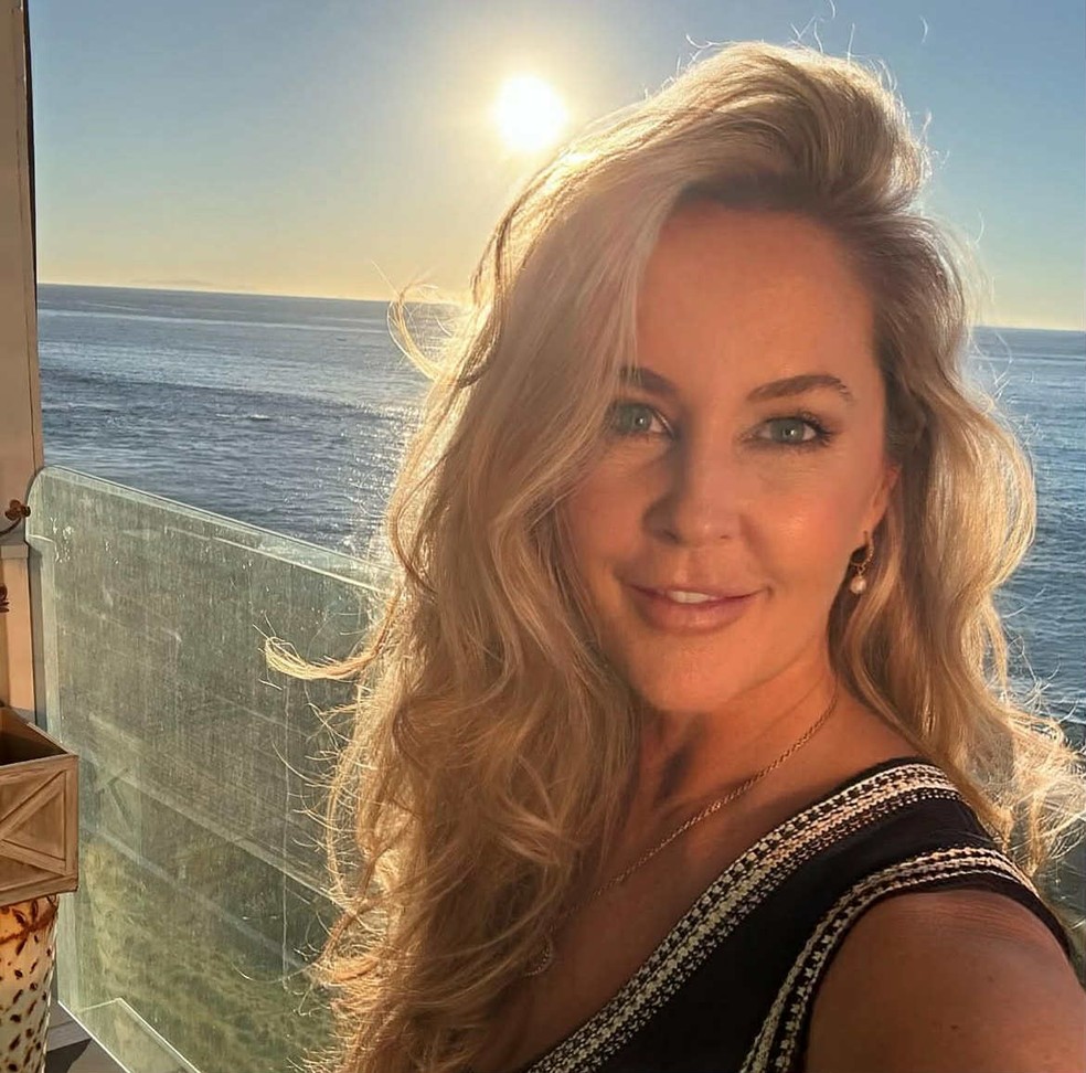 Ex-atriz mirim de série clássica dos anos 1960 posta selfie de cara ...