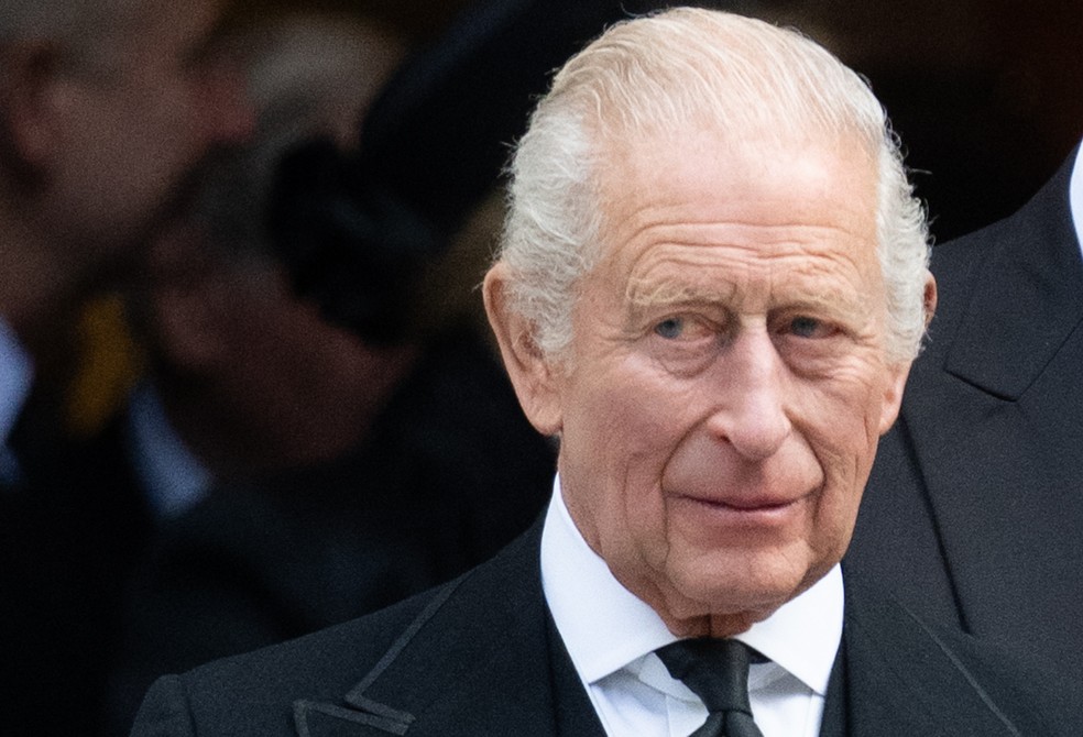 Rádio anuncia morte do Rei Charles III por engano e causa comoção no ...