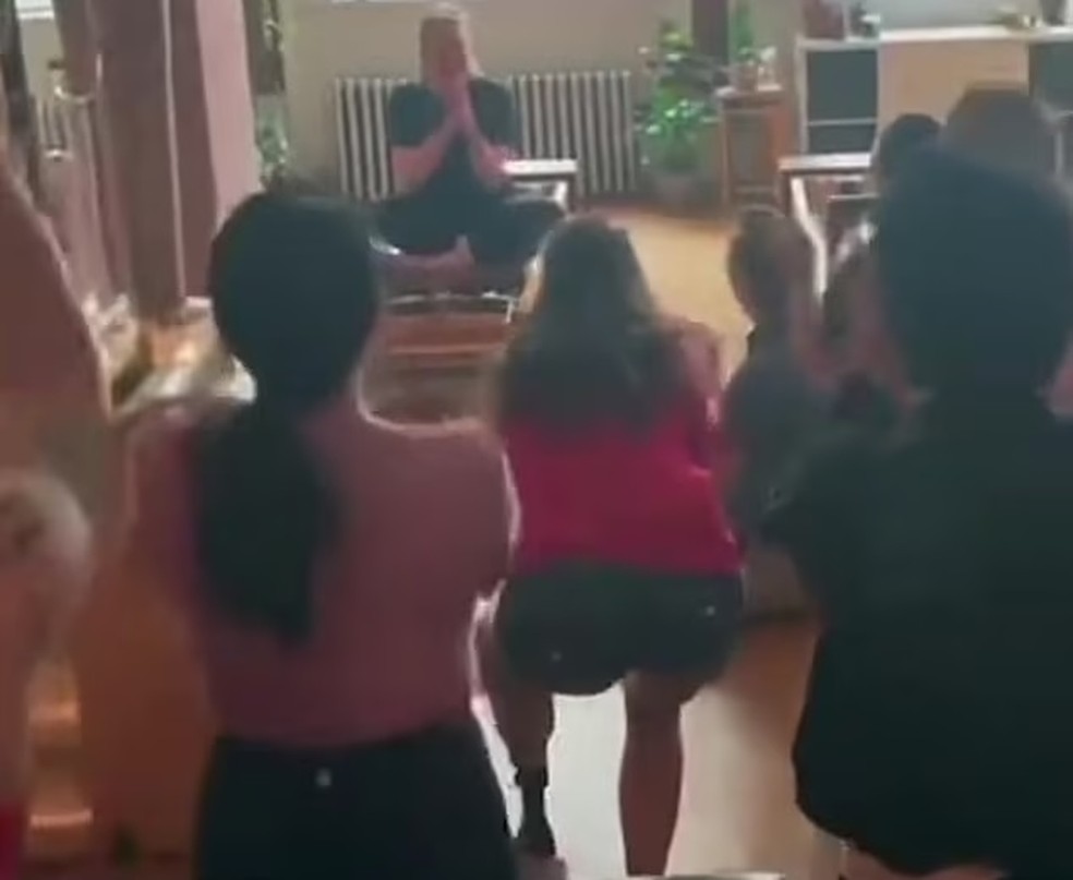 Ryan Gosling manda flash mob de Kens para comemorar aniversário de ...