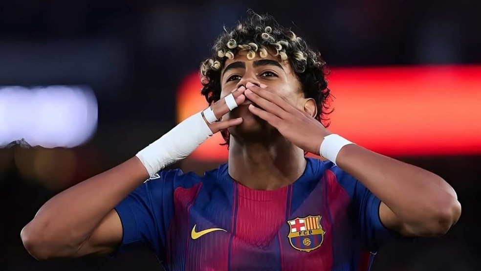 O grupo restrito de quatro 4 jogadores, incluindo Neymar, em que Lamine ...