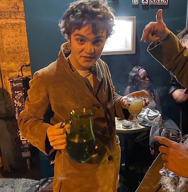 Lily Rose-Depp faz raro comentário sobre irmão que rejeitou vida de 'nepo baby' para trabalhar ...