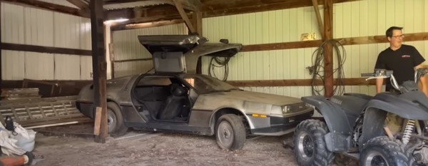DeLorean, carro de 'De Volta para o Futuro', é encontrado com apenas 1 ...