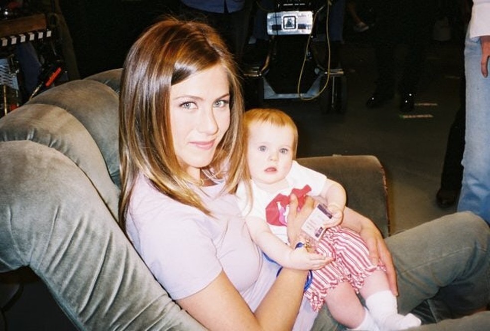 Gêmeas que interpretaram bebê de Rachel e Ross em 'Friends' se formam ...