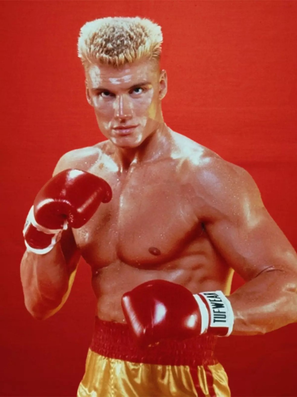 Noiva 40 anos mais nova chama Dolph Lundgren de super-herói após ...