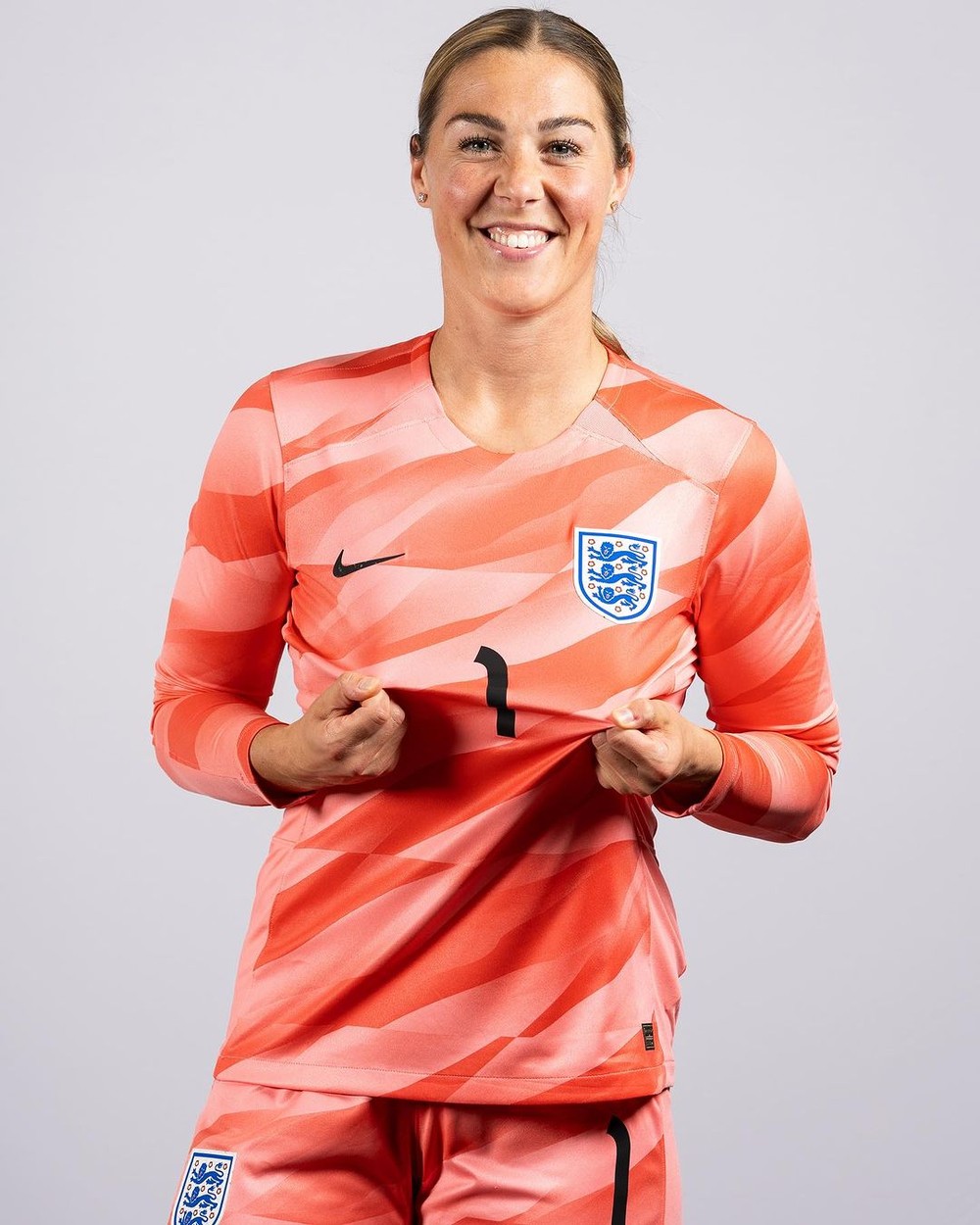 Torcedores ingleses tatuam defesa de pênalti da goleira na final da ...