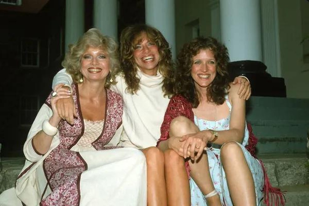 Carly Simon Estrela Pop Dos Anos 1980 Emociona Fãs Após Morte Das Irmãs Com Um Dia De