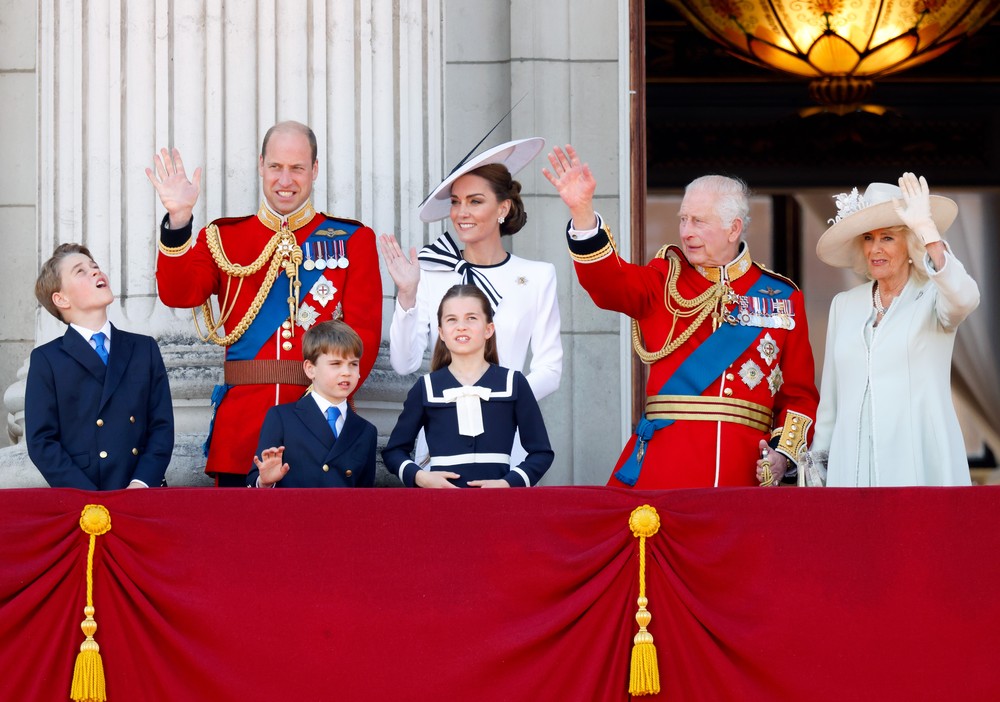 A tática 'moderna' de Kate Middleton que provoca choque com a Família ...