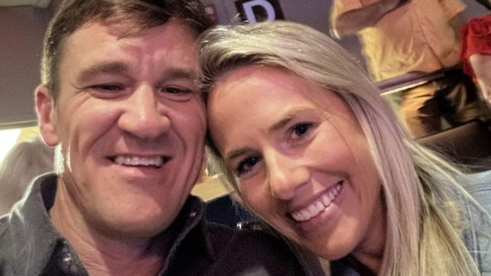 História de assassinato vira obsessão nas redes após homenagem de cantor em reality