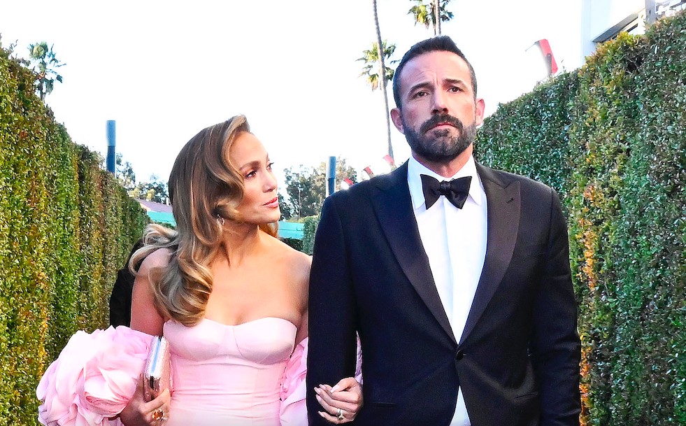 Jennifer Lopez explica cara fechada de Ben Affleck no Globo de Ouro ...