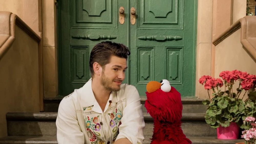 Andrew Garfield emociona fãs ao desabafar sobre perda da mãe em ...
