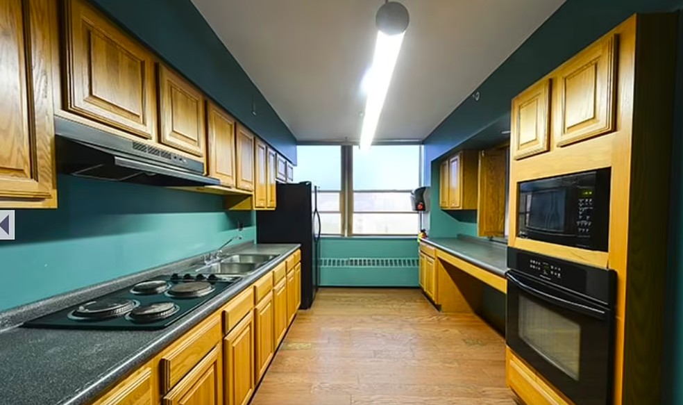 O dormitório 'simples' de Suri na faculdade, após deixar de deixar de ...