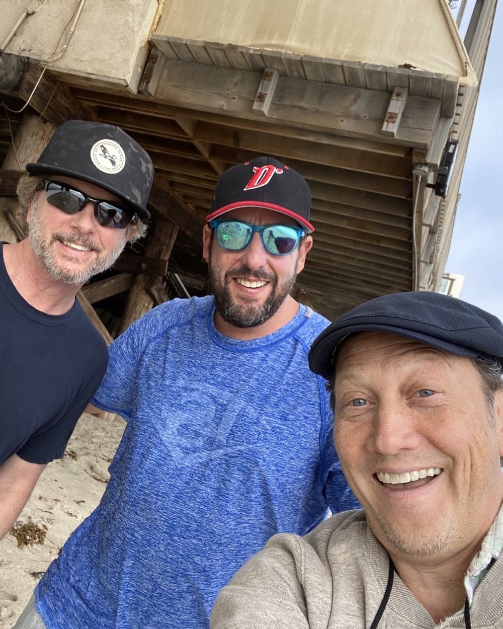 Humorista 'parça' de Adam Sandler abandona evento beneficente após ...