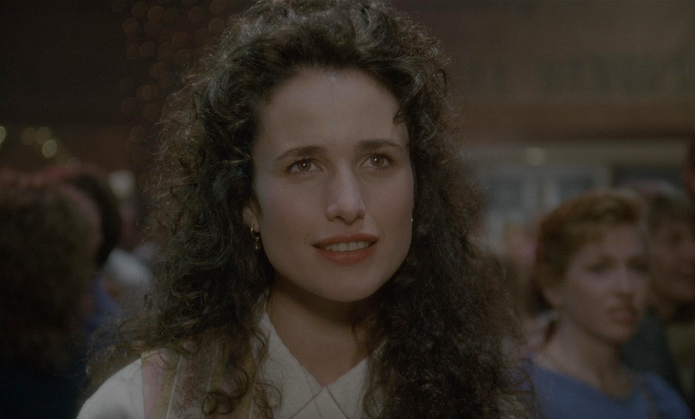 Andie MacDowell, musa dos anos 1990, celebra vida longe de Hollywood e ...