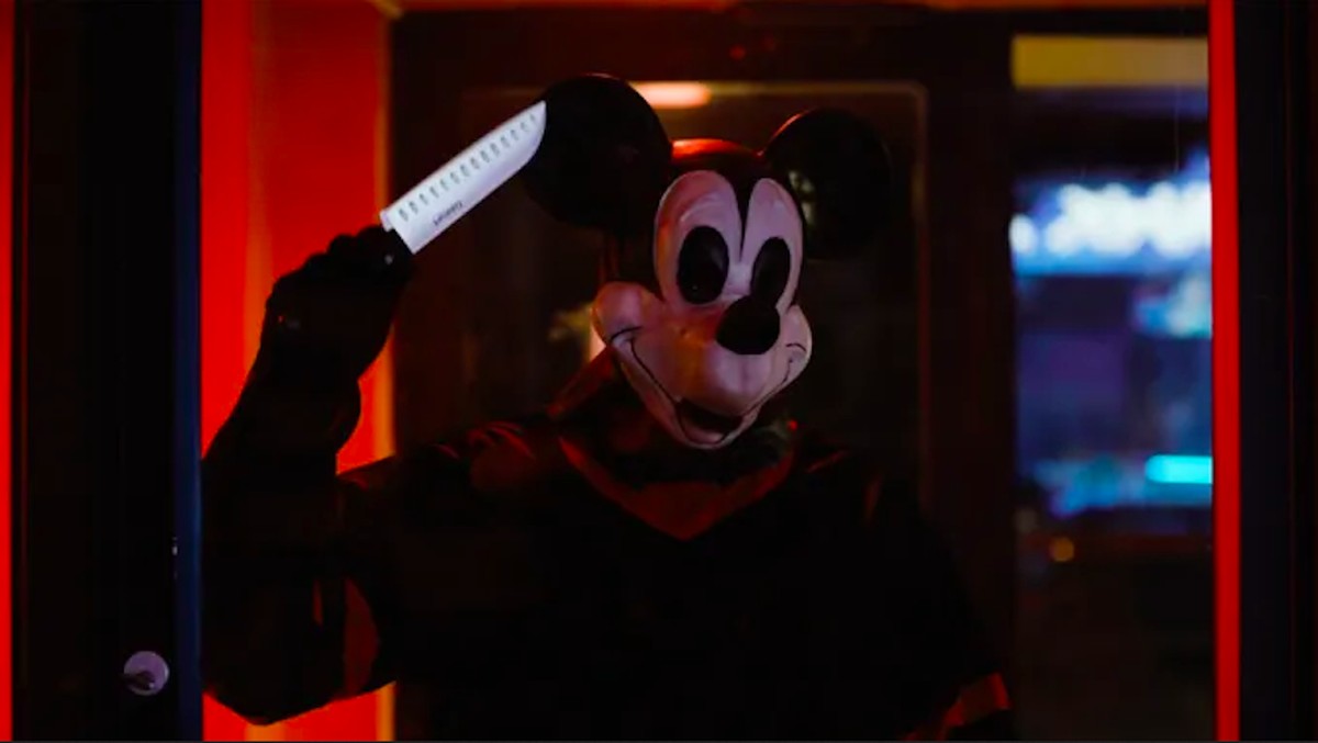 Trailer de filme com 'Mickey psicopata' é revelado no primeiro dia que ...
