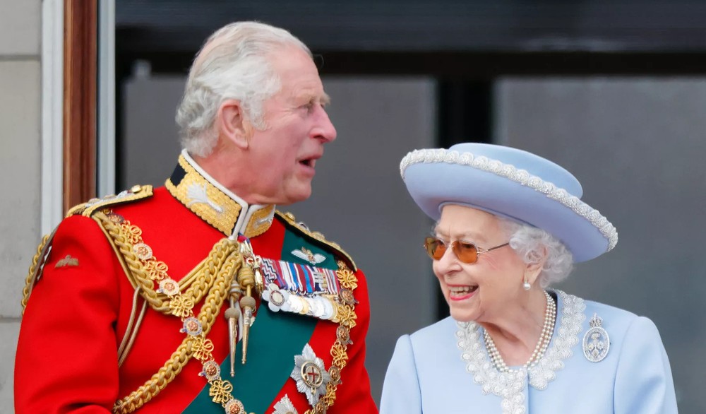 Os dois itens 'aleatórios' que o Rei Charles III proibiu completamente no Palácio de Buckingham ...
