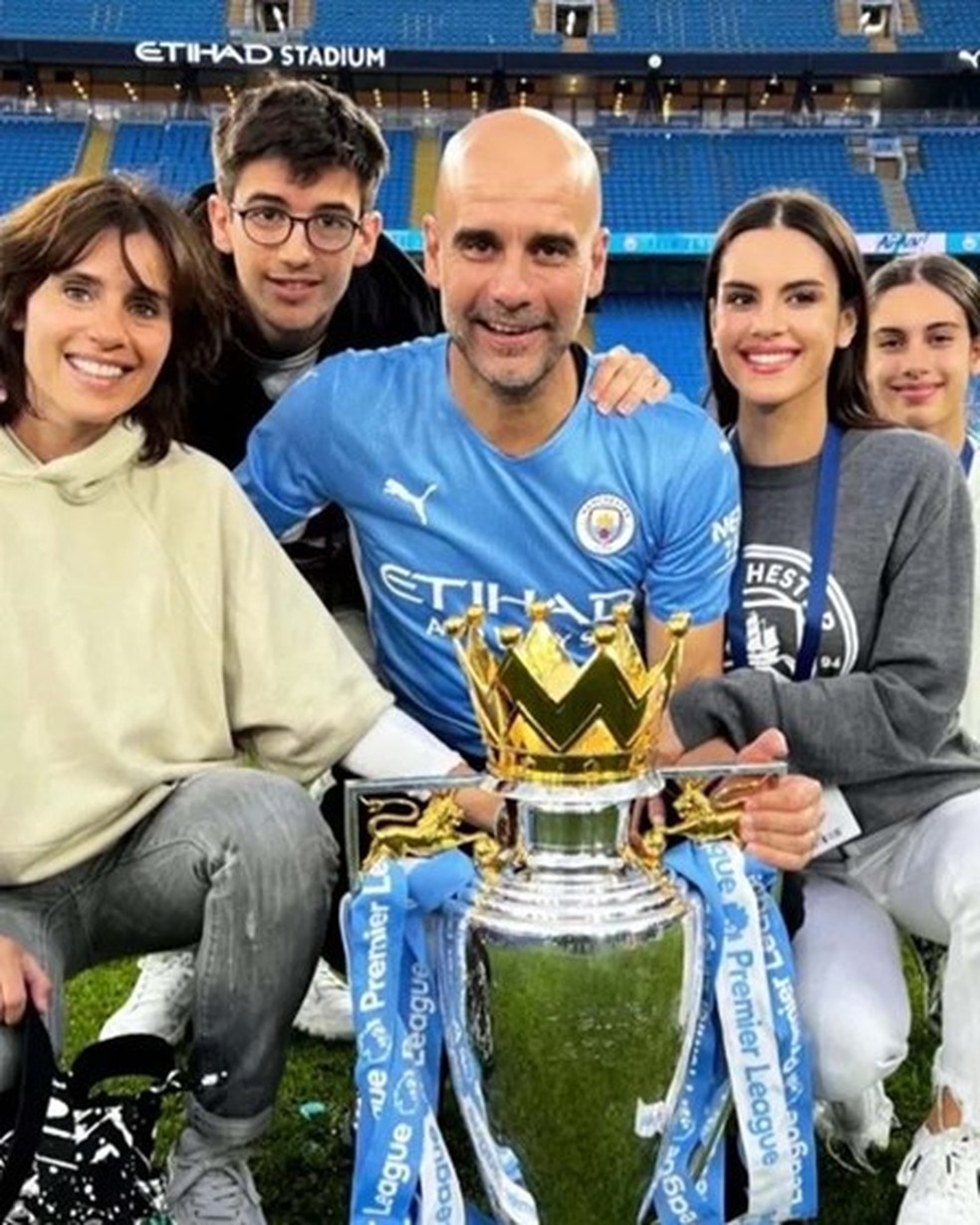 Esposa de Pep Guardiola sai definitivamente de casa após treinador ...