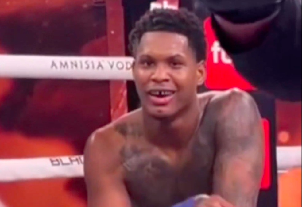 Pugilista choca mundo do boxe ao jogar xadrez com treinador entre ...
